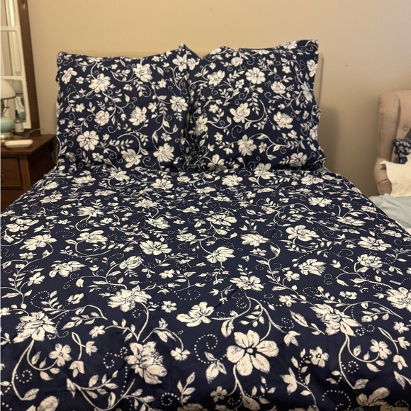 Pottery Barn | Bedding | Pottery Barn Blue And White Floral Duvet Cover ...